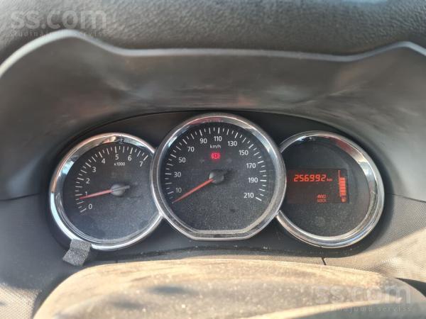 Blue Dacia Duster 2014 in Riga, with an engine capacity of 1.50 L and mileage of 257 thousand km for 4300 €, photo 5 on AUTOMOTO.COM.LV