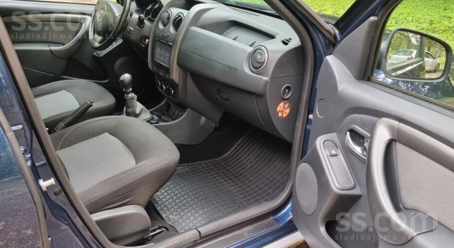 Blue Dacia Duster 2016 in Riga, with an engine capacity of 1.50 L and mileage of 239 thousand km for 5950 €, photo 15 on AUTOMOTO.COM.LV