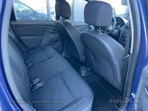 Zils Dacia Duster 2017 Tallina, ar dzinēja tilpumu 1.50 L un nobraukumu 96 tūkst. km par 7990 €, foto 13 vietnē AUTOMOTO.COM.LV