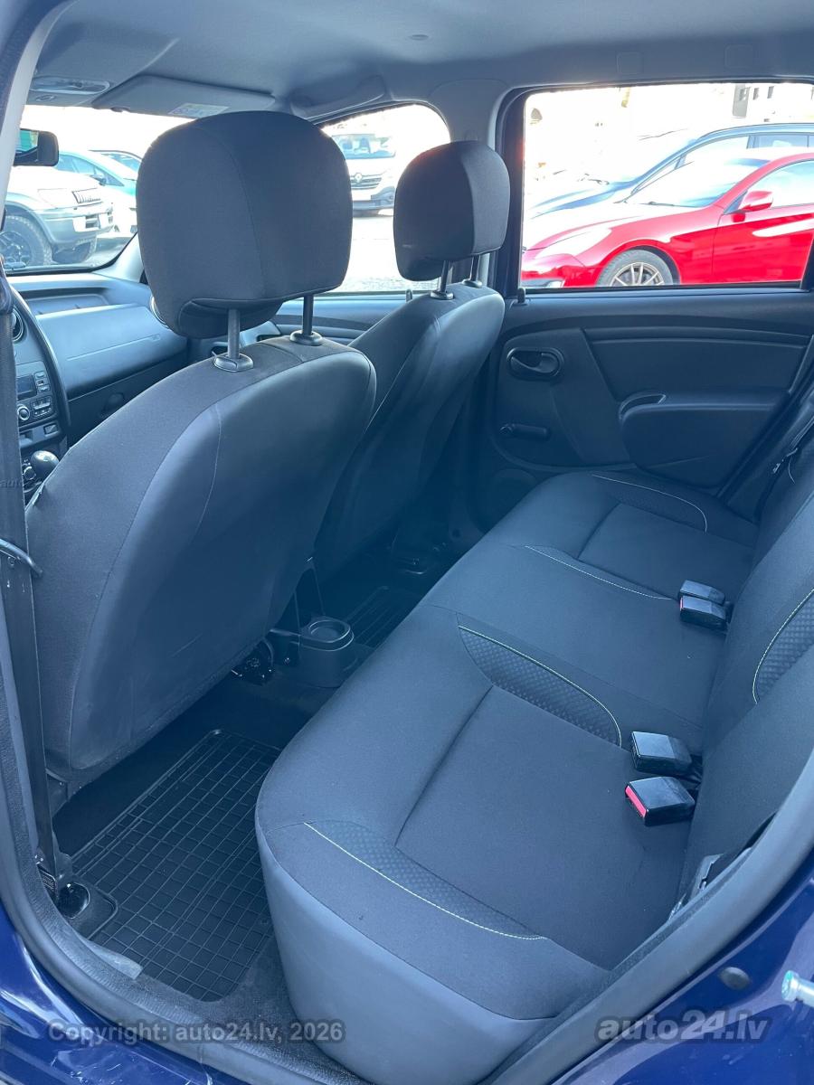 Zils Dacia Duster 2017 Tallina, ar dzinēja tilpumu 1.50 L un nobraukumu 96 tūkst. km par 7990 €, foto 14 vietnē AUTOMOTO.COM.LV