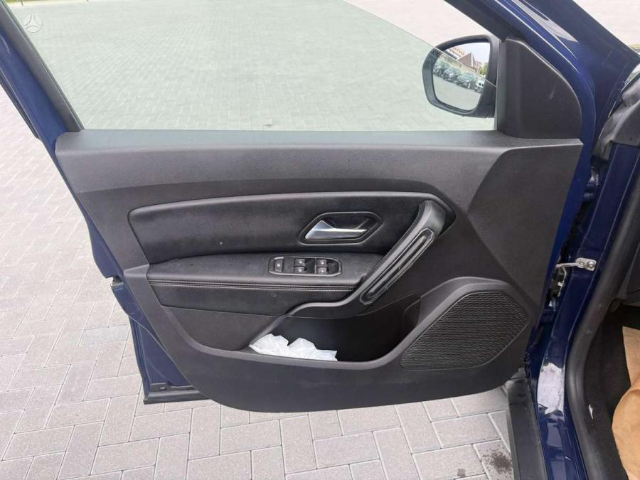 Blue Dacia Duster 2019 in Telschi, with an engine capacity of 1.60 L and mileage of 250 thousand km for 7200 €, photo 13 on AUTOMOTO.COM.LV