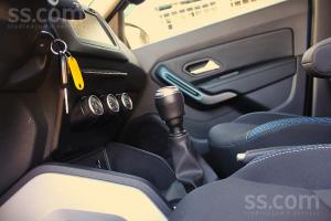 Zils Dacia Duster 2022 Rīga, ar dzinēja tilpumu 1.00 L un nobraukumu 0 tūkst. km par 11900 €, foto 31 vietnē AUTOMOTO.COM.LV