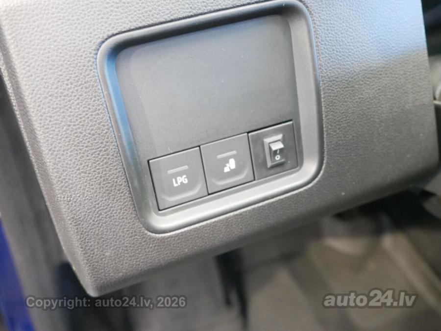 Zils Dacia Duster 2023 Tallina, ar dzinēja tilpumu 1.00 L un nobraukumu 50 tūkst. km par 13990 €, foto 12 vietnē AUTOMOTO.COM.LV