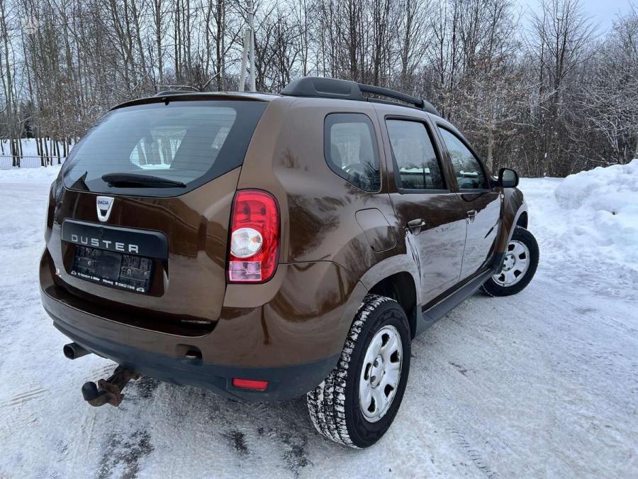 Brūns Dacia Duster 2010 Kelmė, ar dzinēja tilpumu 1.60 L un nobraukumu 138 tūkst. km par 4200 €, foto 3 vietnē AUTOMOTO.COM.LV