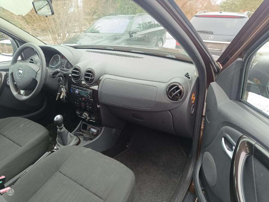 Brown Dacia Duster 2010 in Marijampole, with an engine capacity of 1.50 L and mileage of 96 thousand km for 4500 €, photo 11 on AUTOMOTO.COM.LV