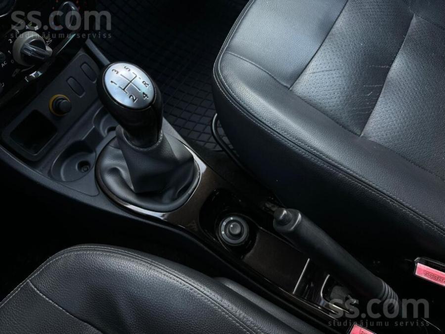 Brown Dacia Duster 2010 in Cesis, with an engine capacity of 1.50 L and mileage of 0 thousand km for 5990 €, photo 17 on AUTOMOTO.COM.LV