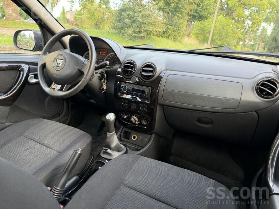 Brown Dacia Duster 2010 in Gulbene, with an engine capacity of 1.50 L and mileage of 277 thousand km for 3600 €, photo 15 on AUTOMOTO.COM.LV