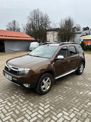 Brown Dacia Duster 2011 in Valmiera, with an engine capacity of 1.50 L and mileage of 326 thousand km for 3800 €, photo  on AUTOMOTO.COM.LV