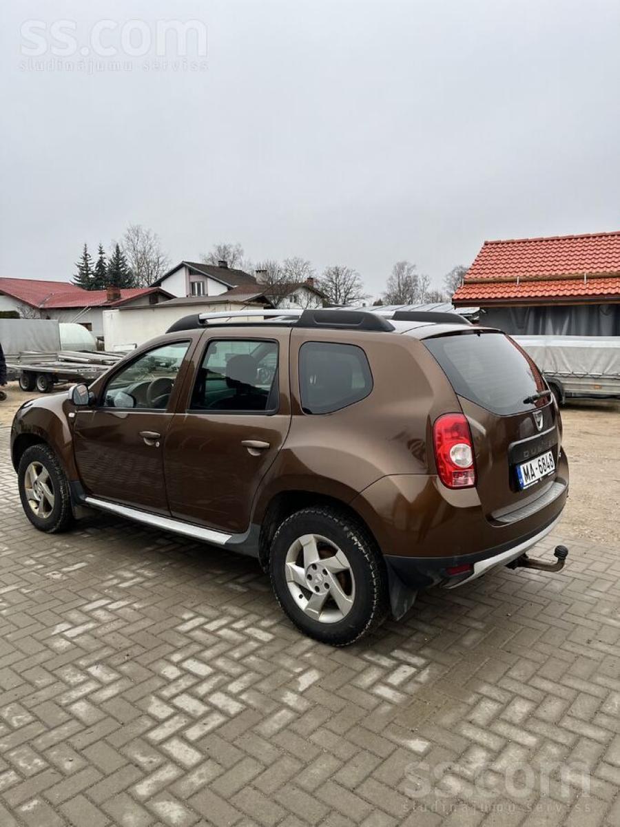 Brown Dacia Duster 2011 in Valmiera, with an engine capacity of 1.50 L and mileage of 326 thousand km for 3800 €, photo 3 on AUTOMOTO.COM.LV