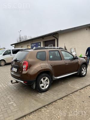 Brown Dacia Duster 2011 in Valmiera, with an engine capacity of 1.50 L and mileage of 326 thousand km for 3800 €, photo 4 on AUTOMOTO.COM.LV