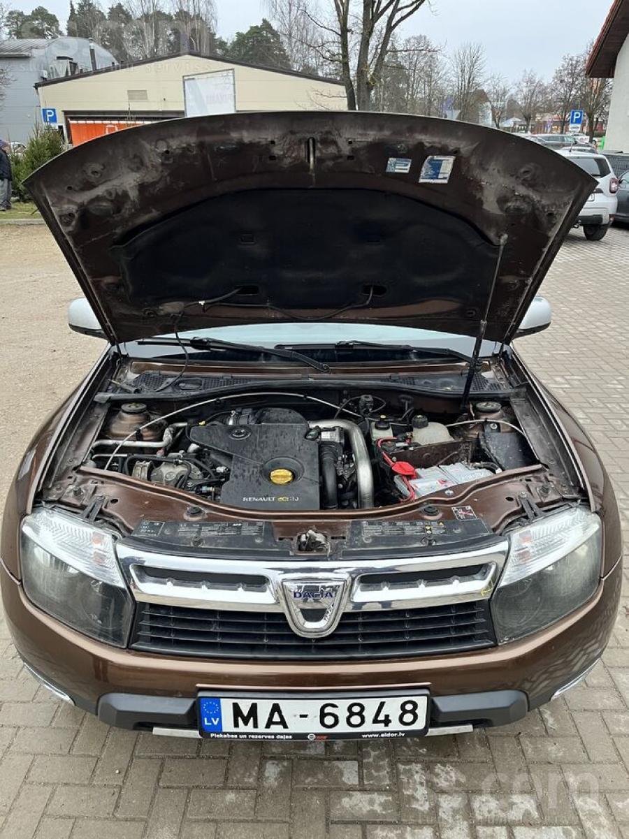 Brown Dacia Duster 2011 in Valmiera, with an engine capacity of 1.50 L and mileage of 326 thousand km for 3800 €, photo 8 on AUTOMOTO.COM.LV