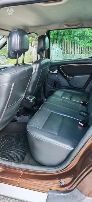 Brown Dacia Duster 2011 in Vilnius, with an engine capacity of 1.46 L and mileage of 264 thousand km for 3599 €, photo 13 on AUTOMOTO.COM.LV