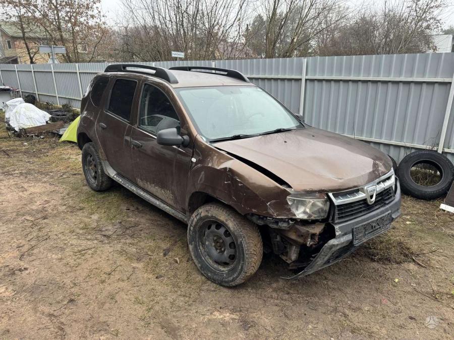 Brown Dacia Duster 2012 in Kaunas, with an engine capacity of 1.50 L and mileage of 400 thousand km for 1700 €, photo 1 on AUTOMOTO.COM.LV