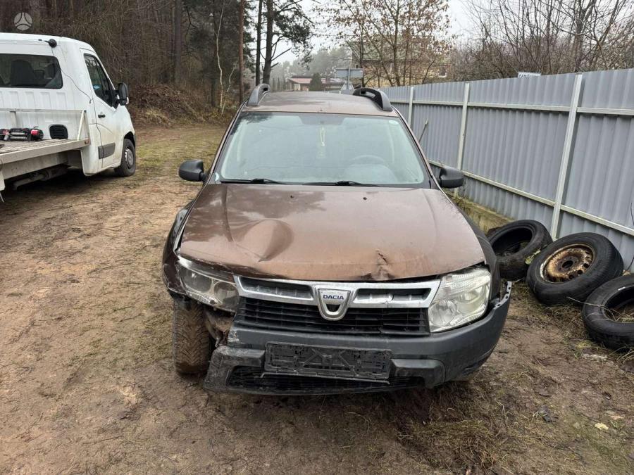 Brown Dacia Duster 2012 in Kaunas, with an engine capacity of 1.50 L and mileage of 400 thousand km for 1700 €, photo 2 on AUTOMOTO.COM.LV