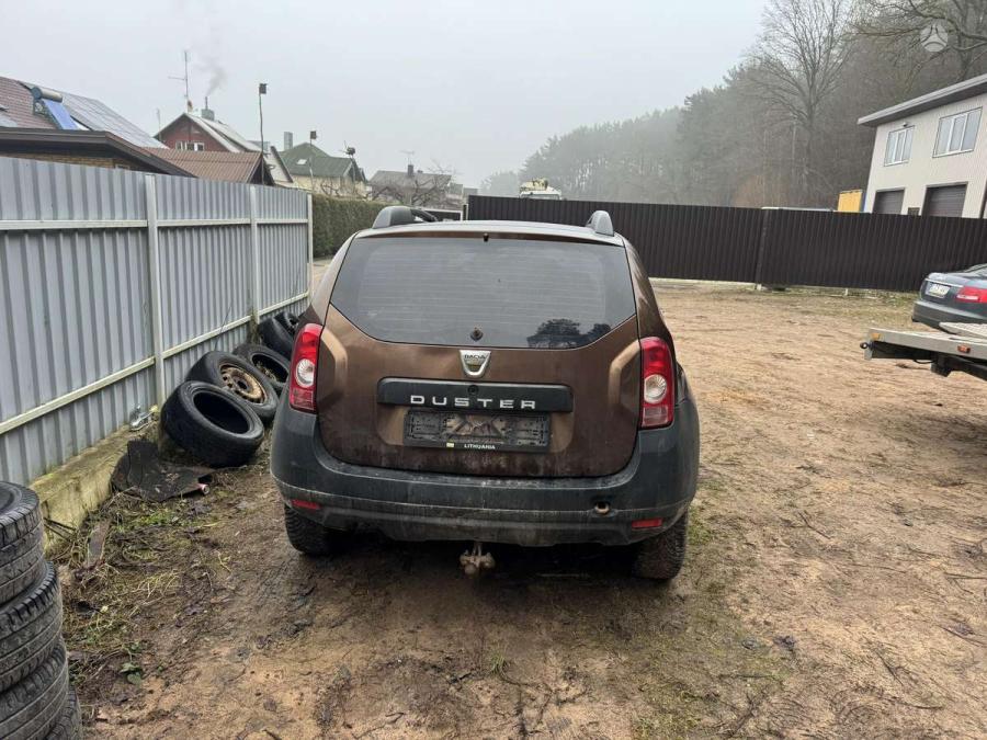 Brown Dacia Duster 2012 in Kaunas, with an engine capacity of 1.50 L and mileage of 400 thousand km for 1700 €, photo 6 on AUTOMOTO.COM.LV