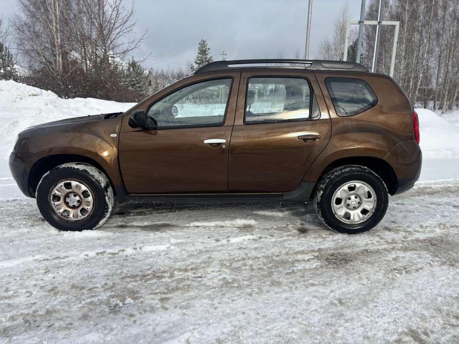 Brown Dacia Duster 2012 in Taurage, with an engine capacity of 1.46 L and mileage of 270 thousand km for 4200 €, photo 3 on AUTOMOTO.COM.LV