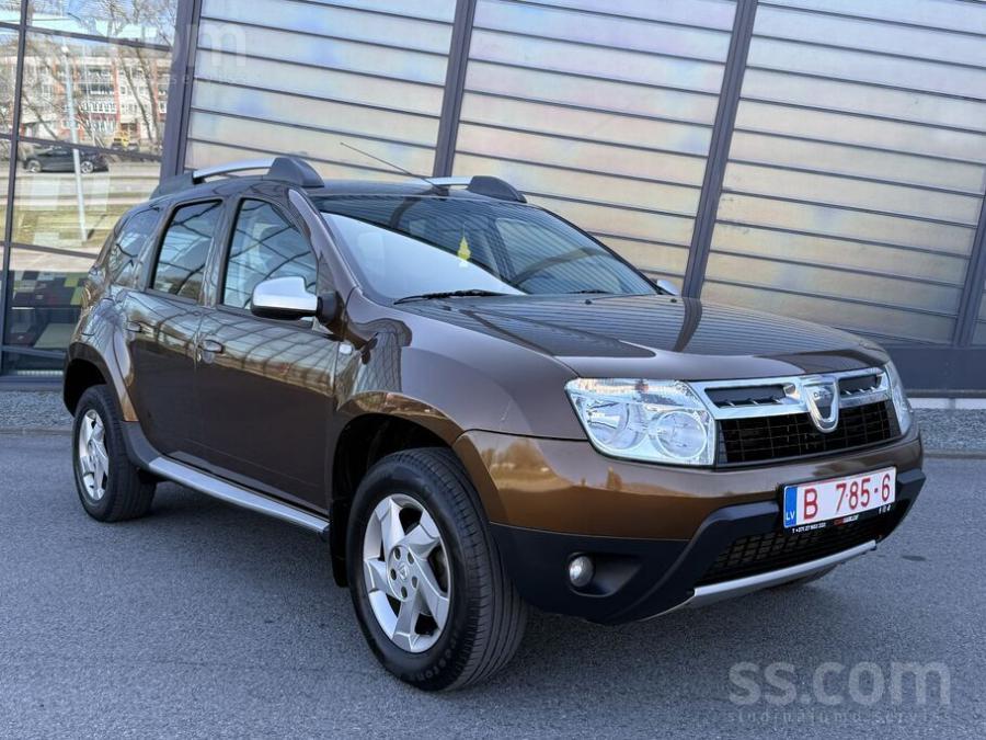 Brown Dacia Duster 2012 in Liepaja, with an engine capacity of 1.60 L and mileage of 175 thousand km for 6600 €, photo 1 on AUTOMOTO.COM.LV