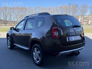 Brown Dacia Duster 2012 in Liepaja, with an engine capacity of 1.60 L and mileage of 175 thousand km for 6600 €, photo 3 on AUTOMOTO.COM.LV