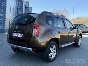Brown Dacia Duster 2012 in Liepaja, with an engine capacity of 1.60 L and mileage of 175 thousand km for 6600 €, photo 4 on AUTOMOTO.COM.LV