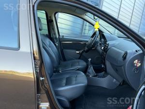 Brūns Dacia Duster 2012 Liepāja, ar dzinēja tilpumu 1.60 L un nobraukumu 175 tūkst. km par 5900 €, foto 13 vietnē AUTOMOTO.COM.LV