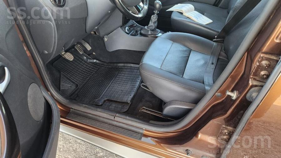 Brown Dacia Duster 2012 in Riga, with an engine capacity of 1.50 L and mileage of 158 thousand km for 6850 €, photo 14 on AUTOMOTO.COM.LV