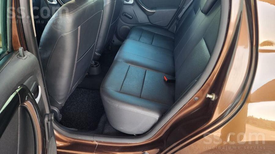 Brown Dacia Duster 2012 in Riga, with an engine capacity of 1.50 L and mileage of 158 thousand km for 6850 €, photo 15 on AUTOMOTO.COM.LV