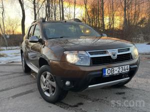 Brown Dacia Duster 2013 in Riga, with an engine capacity of 1.60 L and mileage of 180 thousand km for 5000 €, photo  on AUTOMOTO.COM.LV