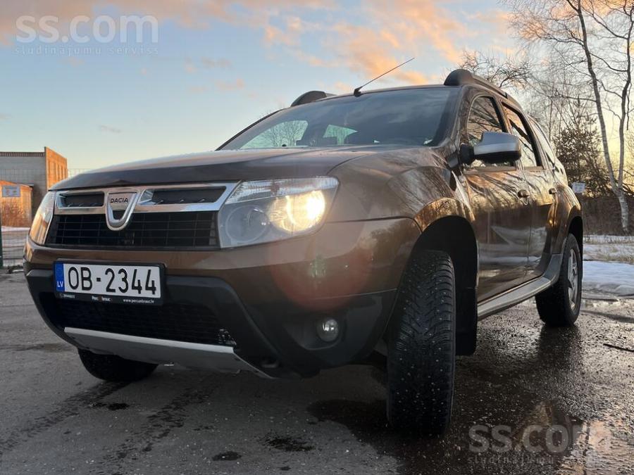 Brown Dacia Duster 2013 in Riga, with an engine capacity of 1.60 L and mileage of 180 thousand km for 5000 €, photo 3 on AUTOMOTO.COM.LV