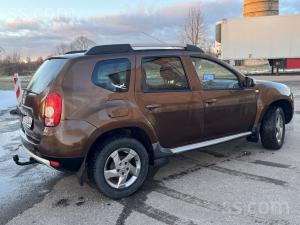 Brown Dacia Duster 2013 in Riga, with an engine capacity of 1.60 L and mileage of 180 thousand km for 5000 €, photo 5 on AUTOMOTO.COM.LV