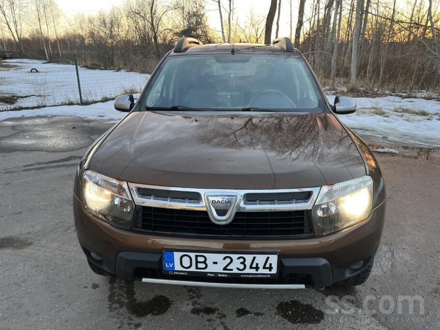 Brown Dacia Duster 2013 in Riga, with an engine capacity of 1.60 L and mileage of 180 thousand km for 5000 €, photo 8 on AUTOMOTO.COM.LV