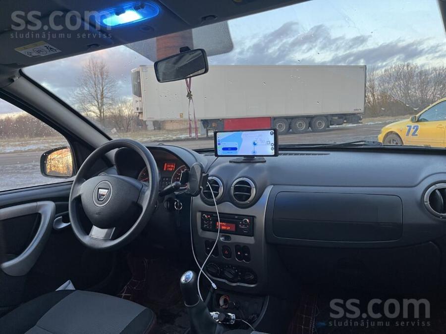 Brown Dacia Duster 2013 in Riga, with an engine capacity of 1.60 L and mileage of 180 thousand km for 5000 €, photo 9 on AUTOMOTO.COM.LV