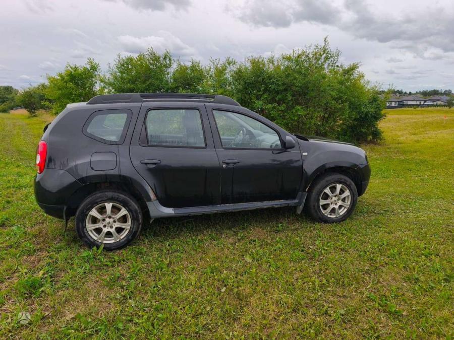 Brown Dacia Duster 2013 in Siauliai, with an engine capacity of 1.46 L and mileage of 445 thousand km for 2600 €, photo 8 on AUTOMOTO.COM.LV