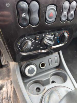Brown Dacia Duster 2013 in Siauliai, with an engine capacity of 1.46 L and mileage of 445 thousand km for 2600 €, photo 9 on AUTOMOTO.COM.LV