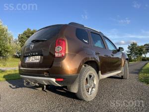 Brown Dacia Duster 2013 in Riga, with an engine capacity of 1.60 L and mileage of 181 thousand km for 4900 €, photo 4 on AUTOMOTO.COM.LV