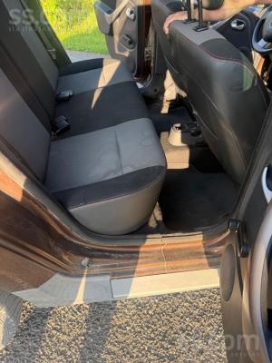 Brown Dacia Duster 2013 in Riga, with an engine capacity of 1.60 L and mileage of 181 thousand km for 4900 €, photo 10 on AUTOMOTO.COM.LV