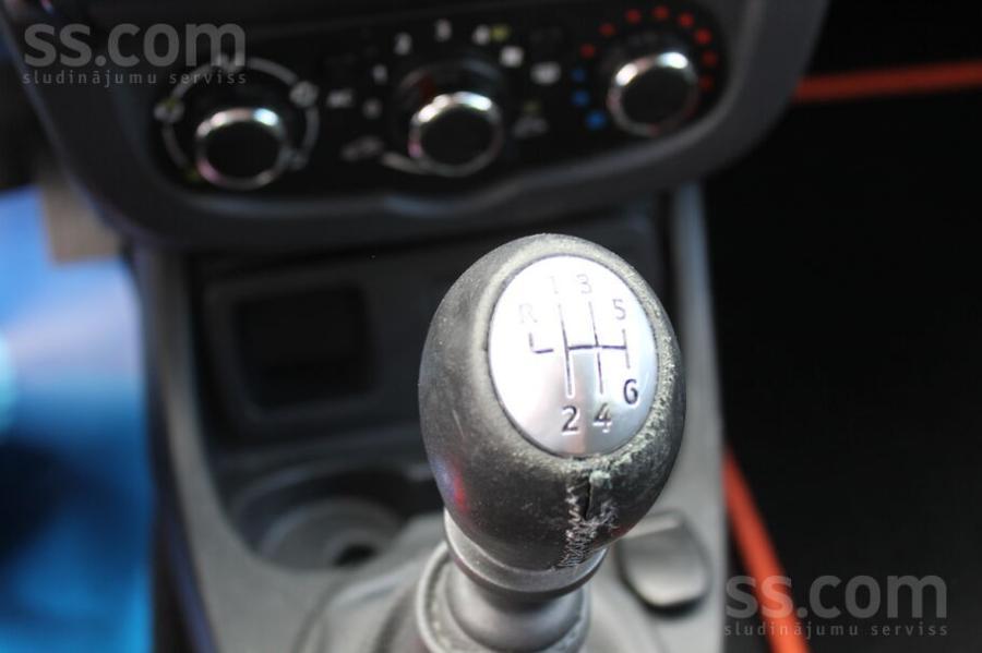 Brūns Dacia Duster 2014 Daugavpils, ar dzinēja tilpumu 1.50 L un nobraukumu 173 tūkst. km par 5190 €, foto 19 vietnē AUTOMOTO.COM.LV