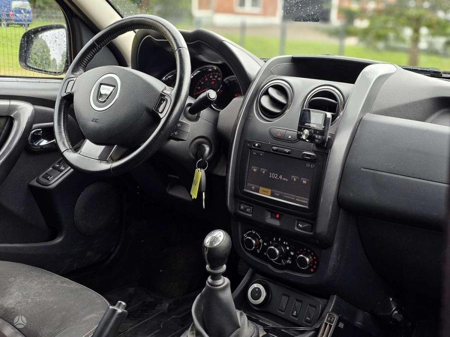 Brown Dacia Duster 2015 in Rokiskis, with an engine capacity of 1.46 L and mileage of 170 thousand km for 5450 €, photo 8 on AUTOMOTO.COM.LV