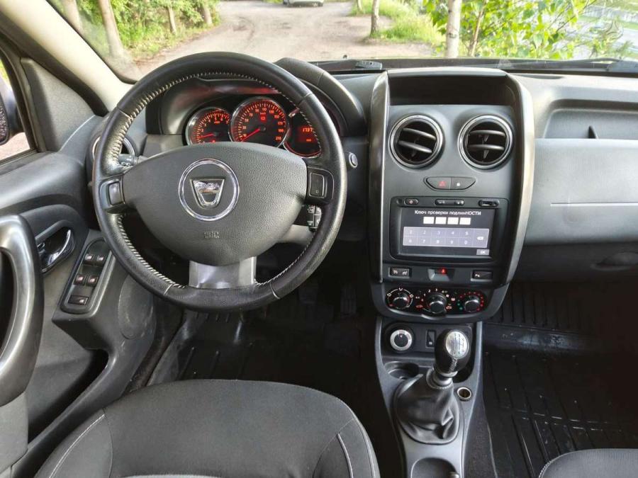Brūns Dacia Duster 2016 Viļņa, ar dzinēja tilpumu 1.46 L un nobraukumu 156 tūkst. km par 3650 €, foto 17 vietnē AUTOMOTO.COM.LV