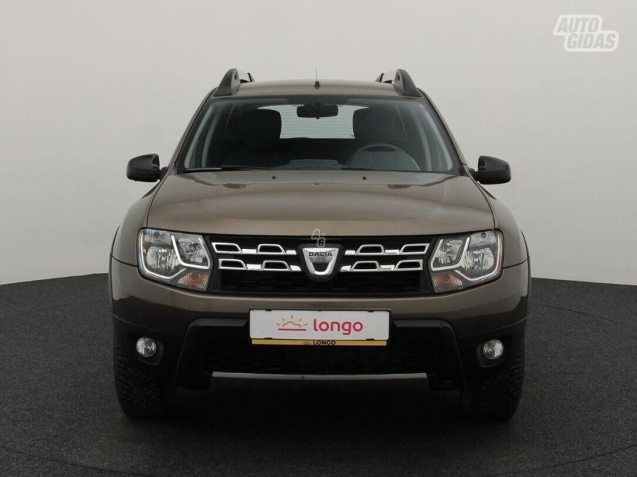 Brown Dacia Duster 2017 in Vilnius, with an engine capacity of 1.60 L and mileage of 127 thousand km for 8099 €, photo 3 on AUTOMOTO.COM.LV