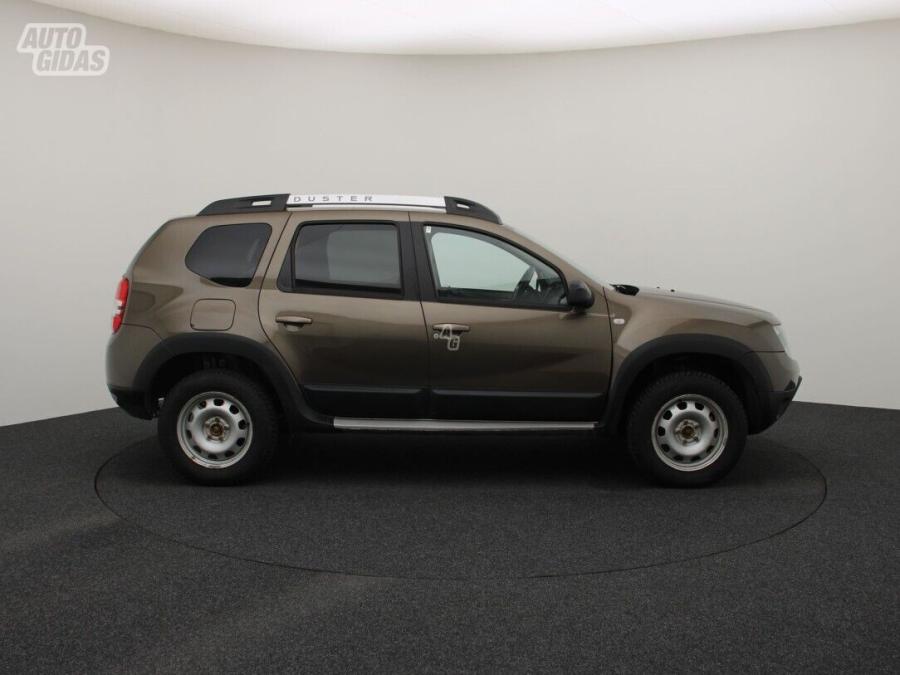 Brown Dacia Duster 2017 in Vilnius, with an engine capacity of 1.60 L and mileage of 127 thousand km for 8099 €, photo 9 on AUTOMOTO.COM.LV