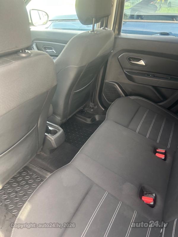 Brown Dacia Duster 2018 in Tallinn, with an engine capacity of 1.50 L and mileage of 138 thousand km for 11200 €, photo 6 on AUTOMOTO.COM.LV