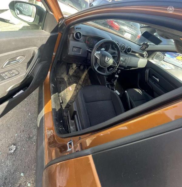 Brūns Dacia Duster 2018 Tauragė, ar dzinēja tilpumu 1.46 L un nobraukumu 131 tūkst. km par 5900 €, foto 4 vietnē AUTOMOTO.COM.LV