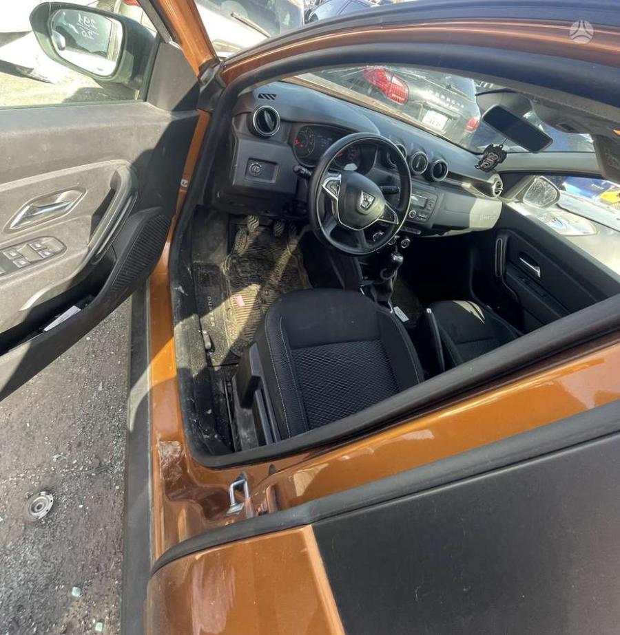 Brūns Dacia Duster 2018 Tauragė, ar dzinēja tilpumu 1.46 L un nobraukumu 131 tūkst. km par 5900 €, foto 5 vietnē AUTOMOTO.COM.LV