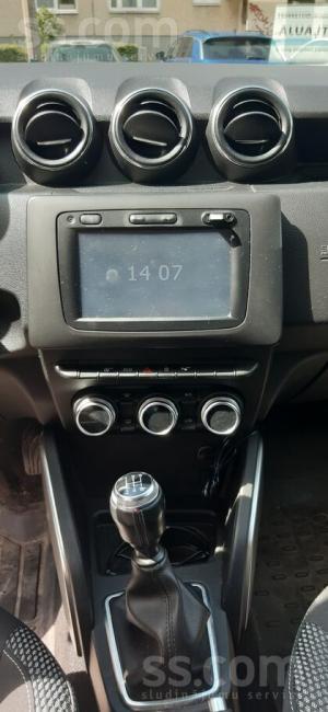 Brown Dacia Duster 2018 in Riga, with an engine capacity of 1.60 L and mileage of 76 thousand km for 11000 €, photo 17 on AUTOMOTO.COM.LV