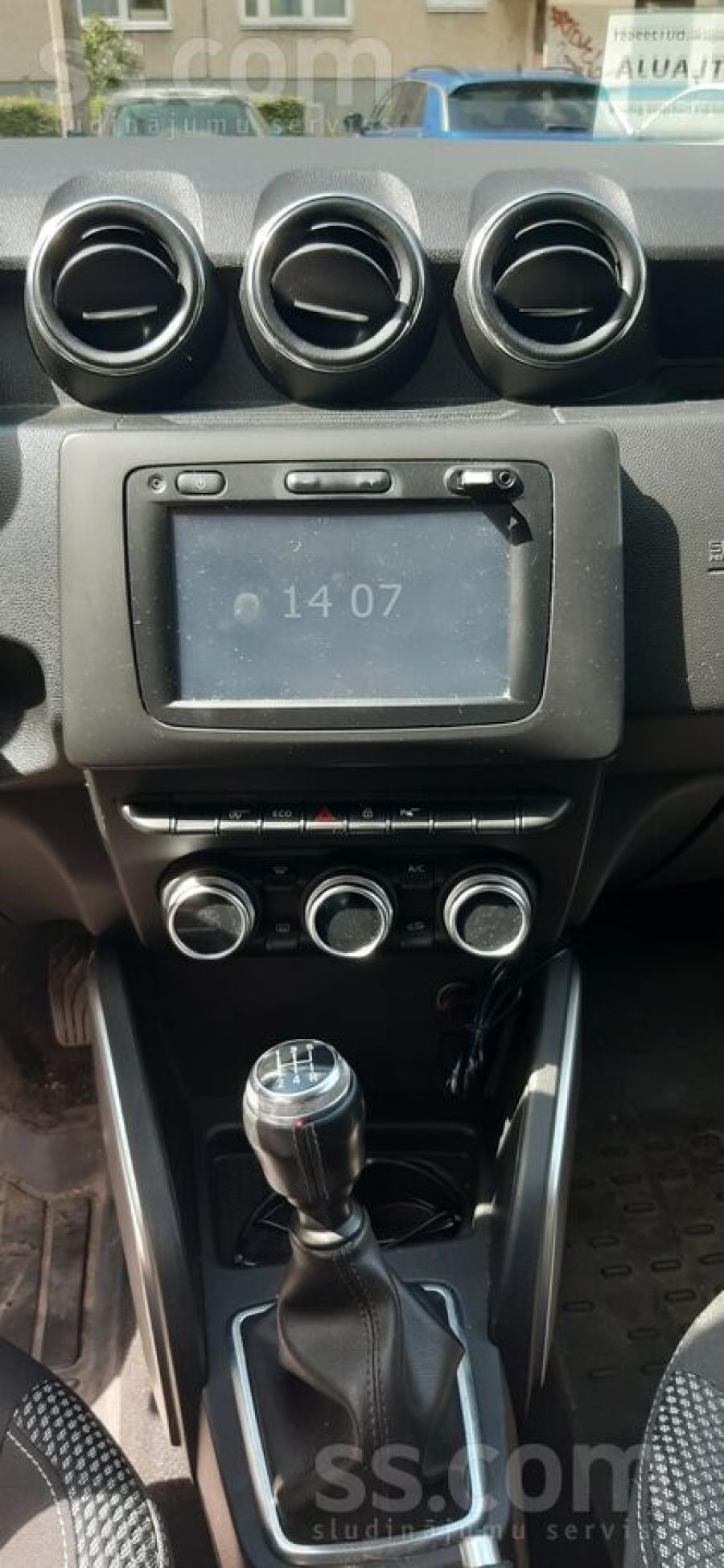 Brown Dacia Duster 2018 in Riga, with an engine capacity of 1.60 L and mileage of 76 thousand km for 11000 €, photo 17 on AUTOMOTO.COM.LV