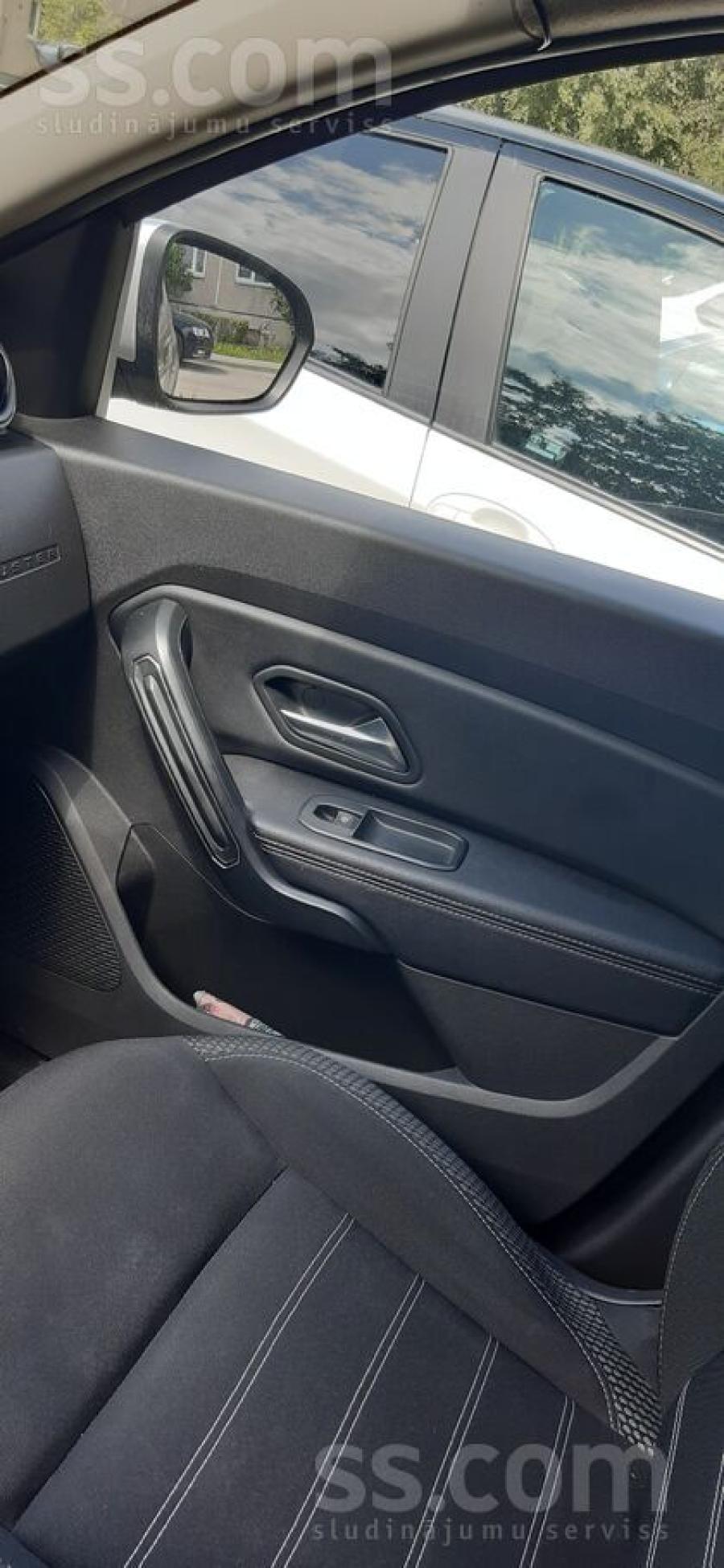 Brown Dacia Duster 2018 in Riga, with an engine capacity of 1.60 L and mileage of 76 thousand km for 11000 €, photo 19 on AUTOMOTO.COM.LV