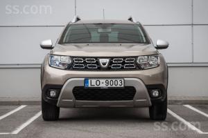 Brown Dacia Duster 2018 in Riga, with an engine capacity of 1.60 L and mileage of 76 thousand km for 10990 €, photo 3 on AUTOMOTO.COM.LV