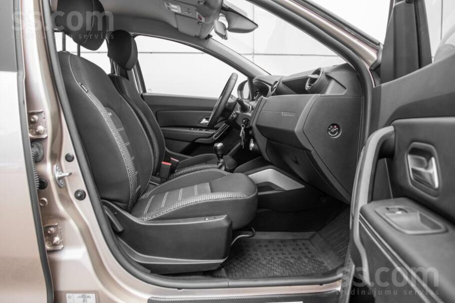 Brown Dacia Duster 2018 in Riga, with an engine capacity of 1.60 L and mileage of 76 thousand km for 10990 €, photo 11 on AUTOMOTO.COM.LV