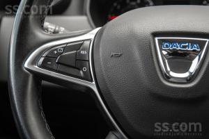 Brown Dacia Duster 2018 in Riga, with an engine capacity of 1.60 L and mileage of 76 thousand km for 10990 €, photo 17 on AUTOMOTO.COM.LV