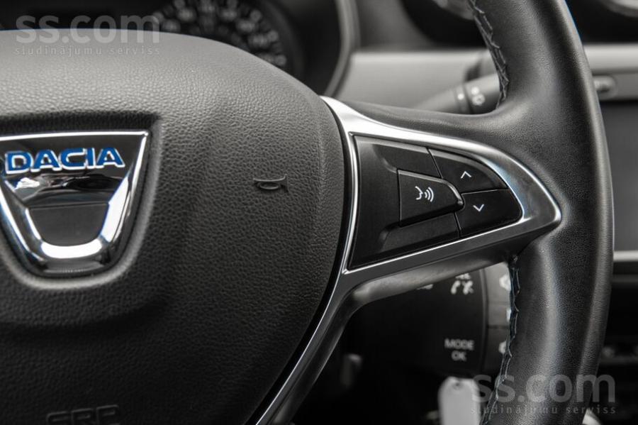 Brown Dacia Duster 2018 in Riga, with an engine capacity of 1.60 L and mileage of 76 thousand km for 10990 €, photo 20 on AUTOMOTO.COM.LV
